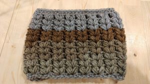 V Puff Stitch Crochet Tutorial | Written + Video - Crochet News