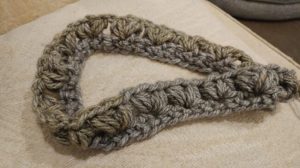 V Puff Stitch Crochet Tutorial | Written + Video - Crochet News