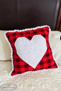 21 Crochet Heart Pillow Patterns - Crochet News