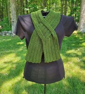 25 Keyhole Scarf Crochet Patterns - Crochet News
