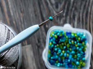 How To Bead Crochet and 15 Bead Crochet Patterns To Try - Crochet News