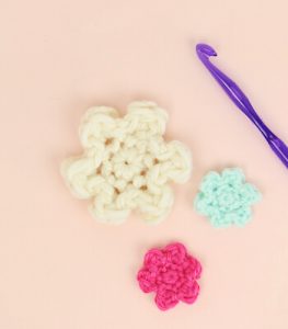 21 Crochet Flowers For Hats Patterns - Crochet News