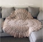 21 Unique Round Crochet Blanket Patterns - Crochet News